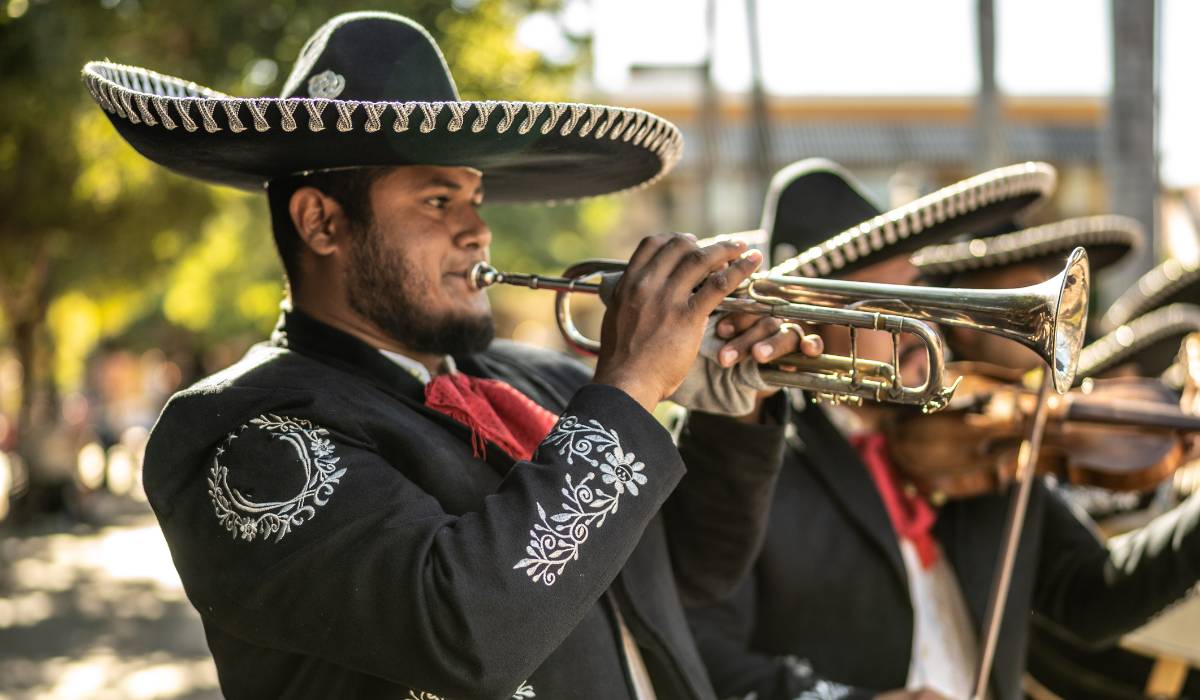 Los esenciales instrumentos de mariachi: una guía completa - El Nauta